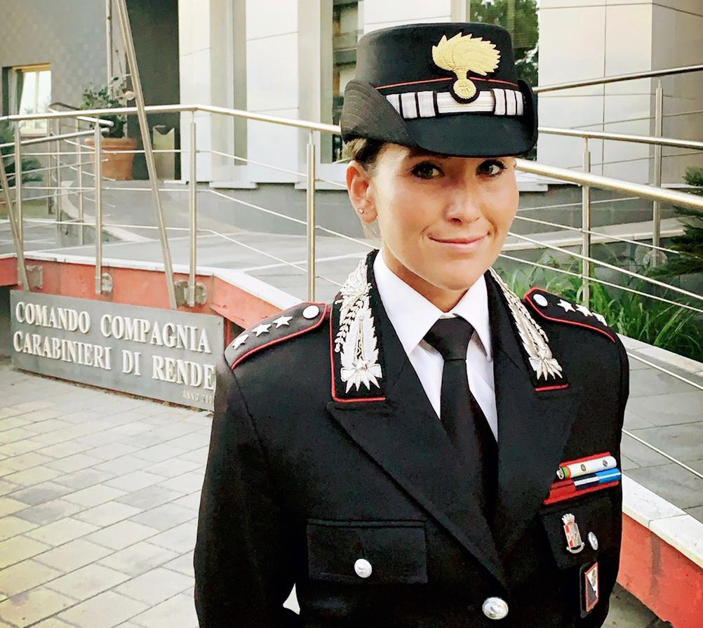 Per la prima volta in Calabria una donna al comando dei Carabinieri ...