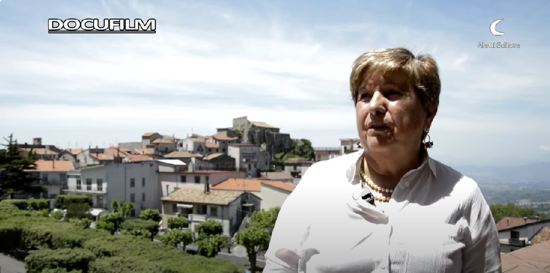 Docufilm. “Un giorno con… Lucia Paolino”. L’amore e la poesia per ...